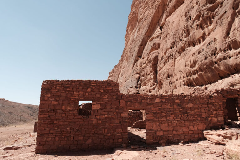 The abandoned village of Alaqan | Her Saudi Arabia Adventures